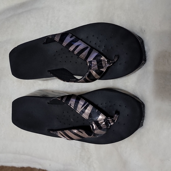 Shoes | Zebra Stripes Wedge Sole Flip Flops Size 7 | Poshmark